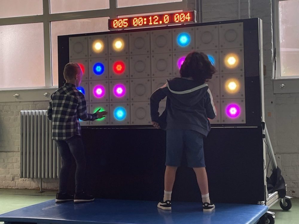 Mur digital pour les écoles : une animation ludique dans les Hauts-de ...